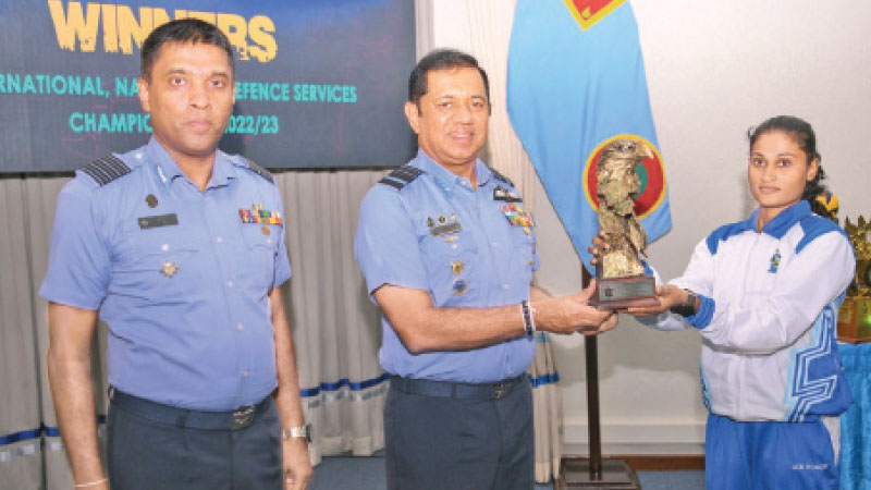 HomOutstanding Air Force sports stars felicitatede - Ceylon Daily News