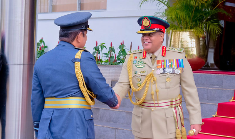 CHIEF OF DEFENCE STAFF EXTENDS BEST WISHES TO THE OUTGOING COMMANDER OF ...